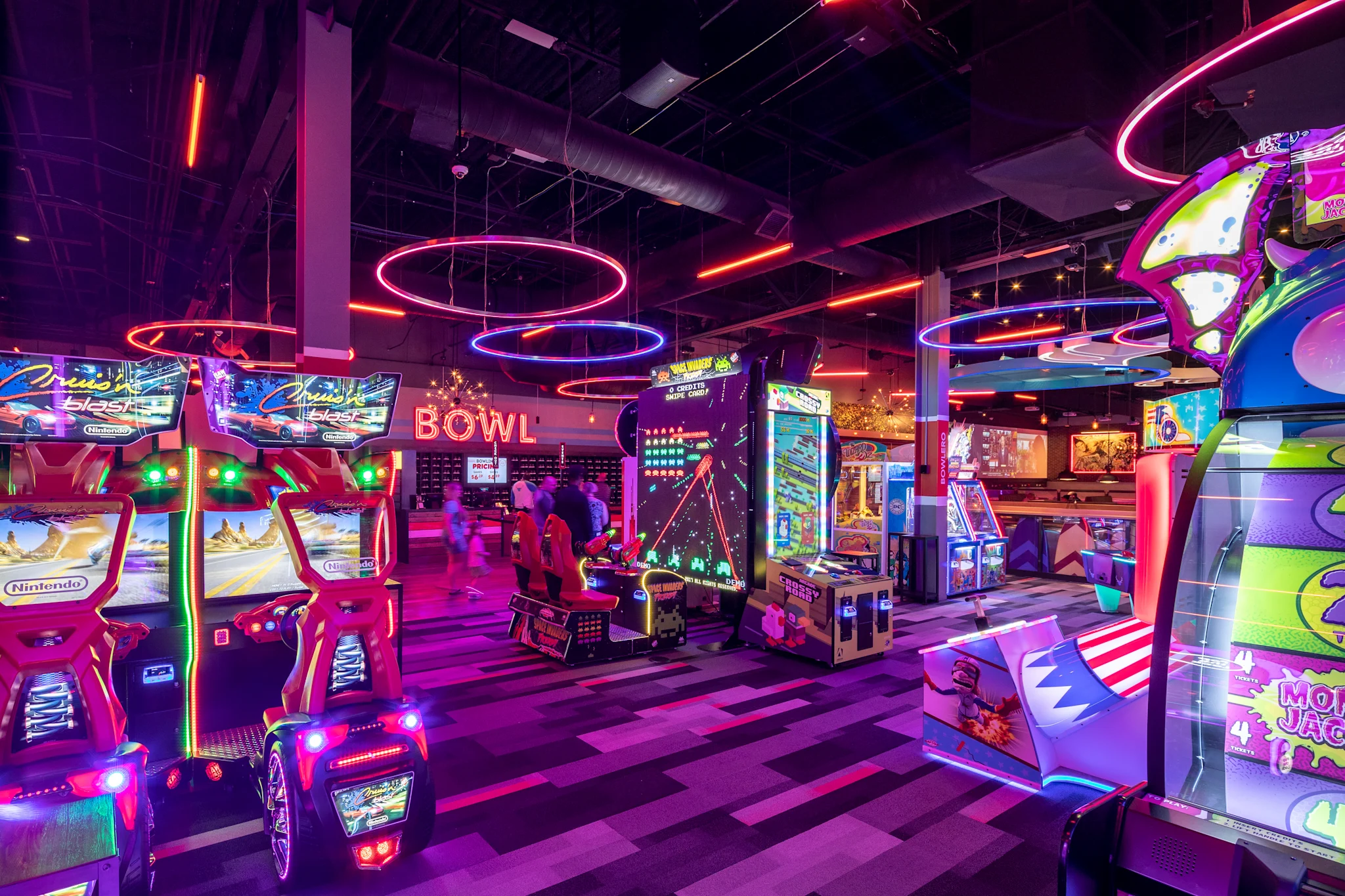 Entertainment - Arcade Games, Lounge, Billiards & More | Lucky Strike