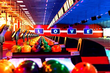 Bowling Alley, Sports Bar, Event Venue, & More | AMF Hall of Fame Lanes