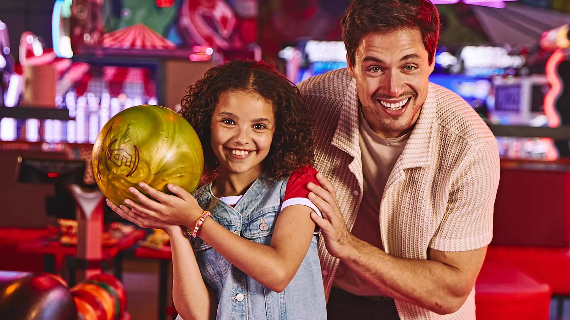 Bowling, Arcade, and Sports Bar Fun | AMF Pin Palace Lanes