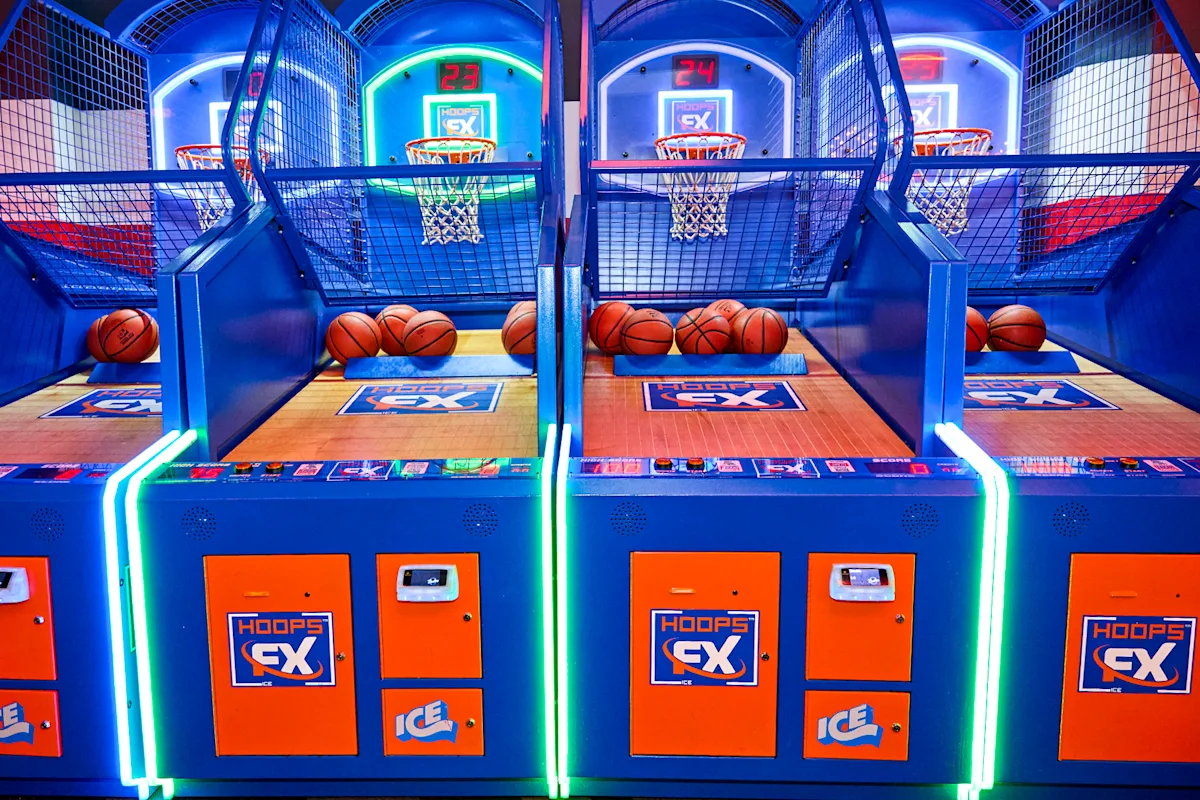 Bowling Alley, Arcade, Sports Bar, & Party Venue | Bowlero Chesapeake