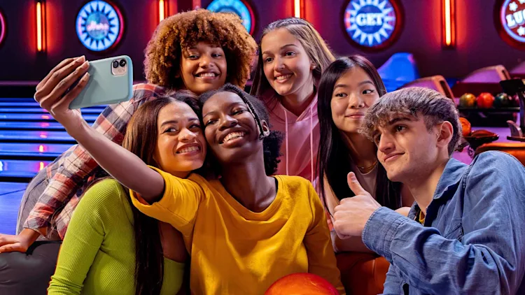 Teen Birthday Party Venues | Bowlero