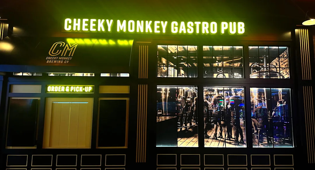 Bowling, Sports Bar, Arcade & More | Lucky Strike Southlands