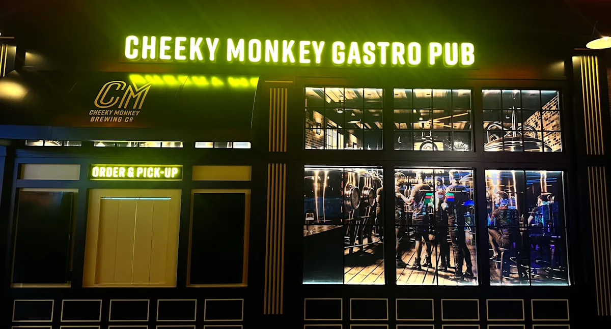 Bowling, Sports Bar, Arcade & More | Lucky Strike Southlands