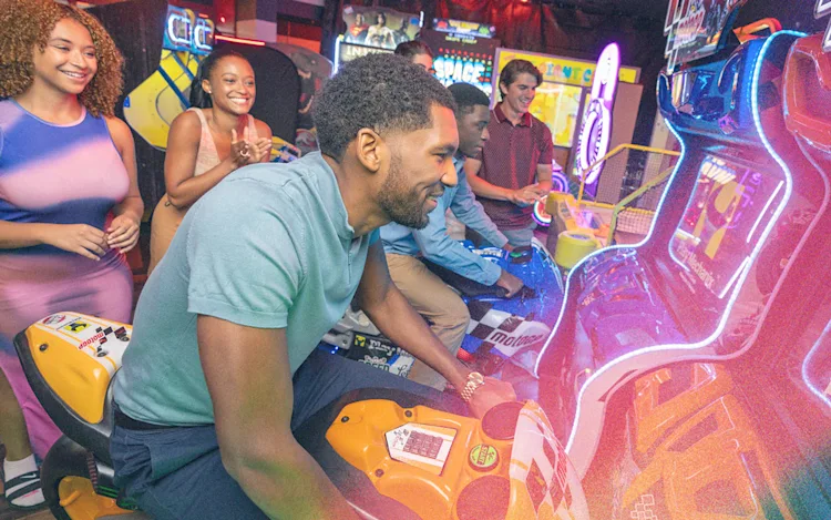 Bowling, Arcade, and Sports Bar Fun | AMF Pin Palace Lanes