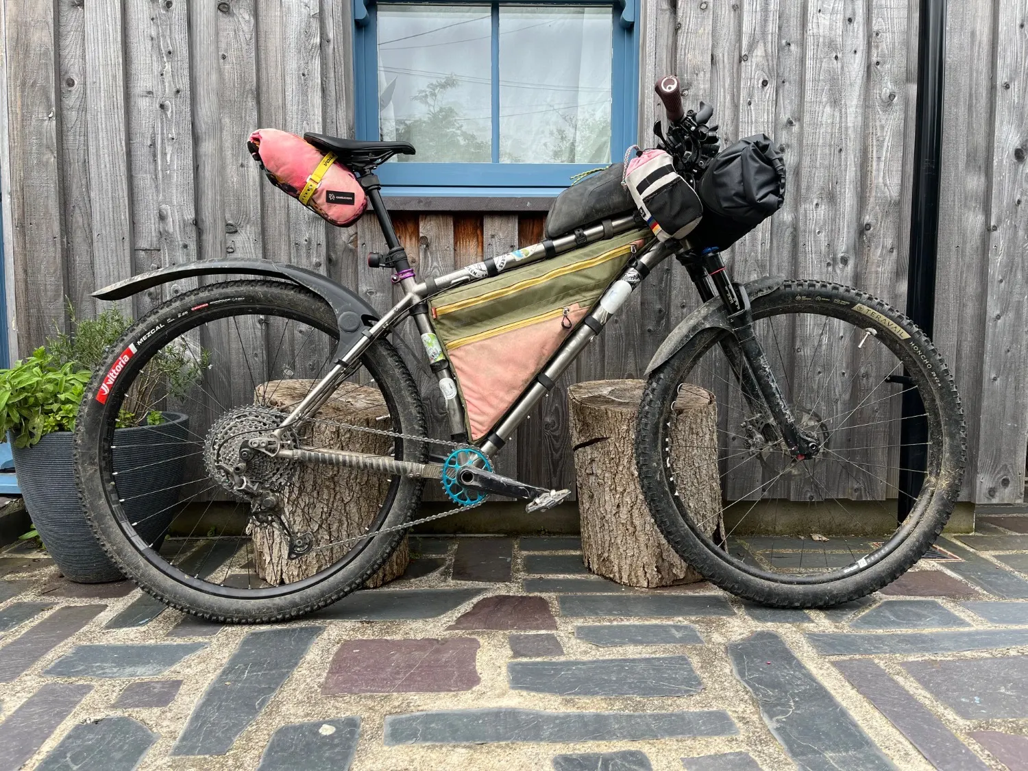 Bikes of the Highland Trail 550 2026 – DotWatcher.cc