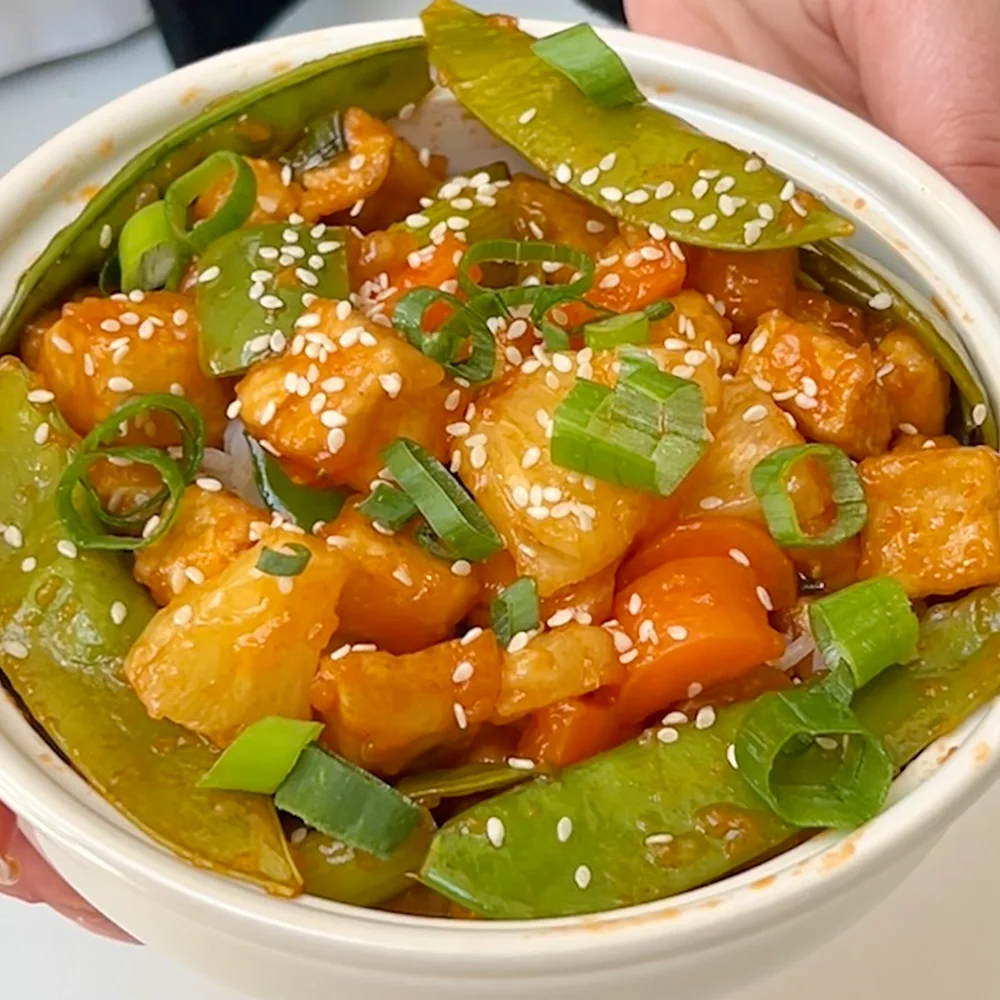 Sweet & Sour Tofu Stir-Fry / Cauldron