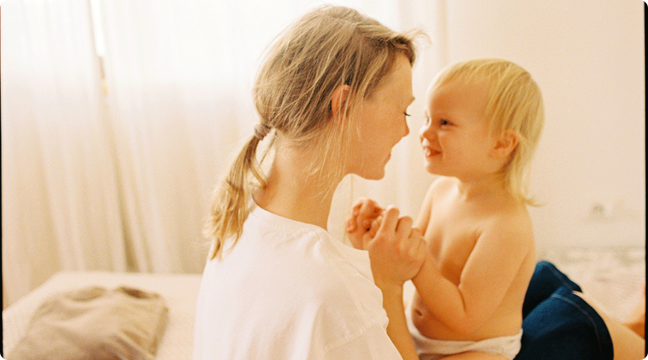 Sunshine Baby: Meaning, vs. Rainbow Baby