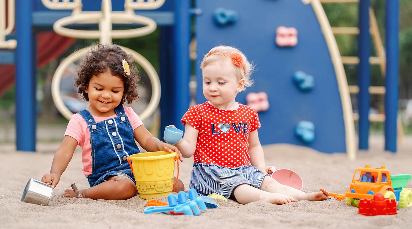 What to Know About Parallel Play for Kids