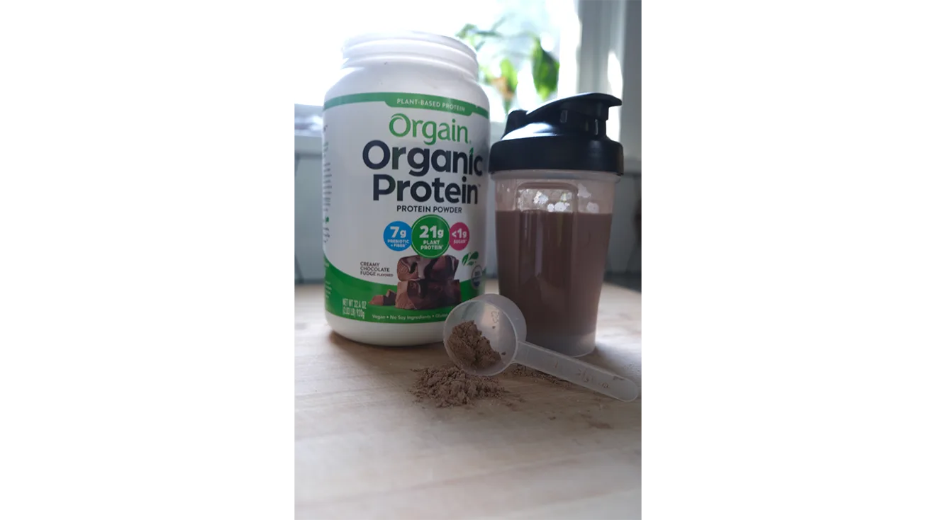 7 Best Pregnancy-Safe Protein Powders of 2025