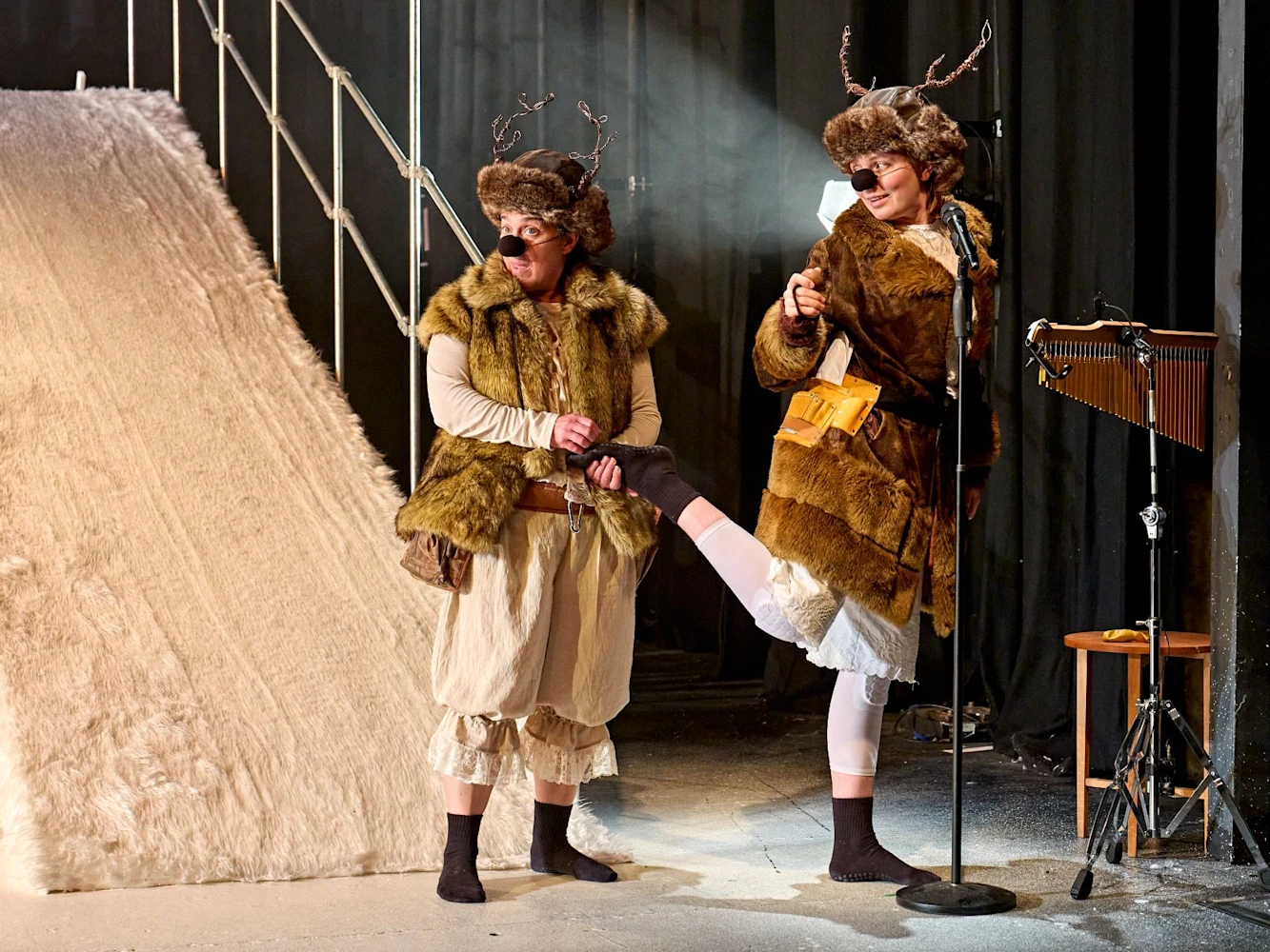 How Does Santa Go Down the Chimney? tickets | London Theatre