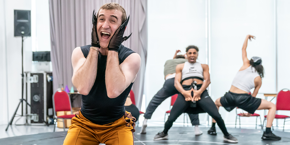 See Callum Scott Howells and Madeline Brewer in ‘Cabaret’ rehearsals ...