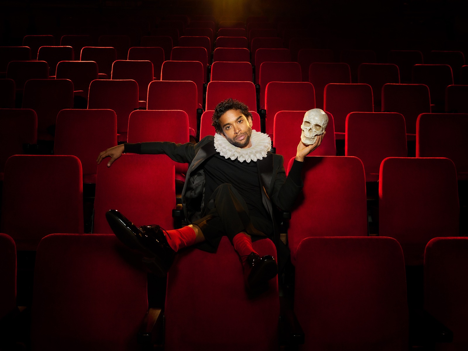 Hamlet Tickets | New York Theatre Guide