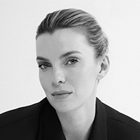 Betty Gilpin On Stage | New York Theatre Guide