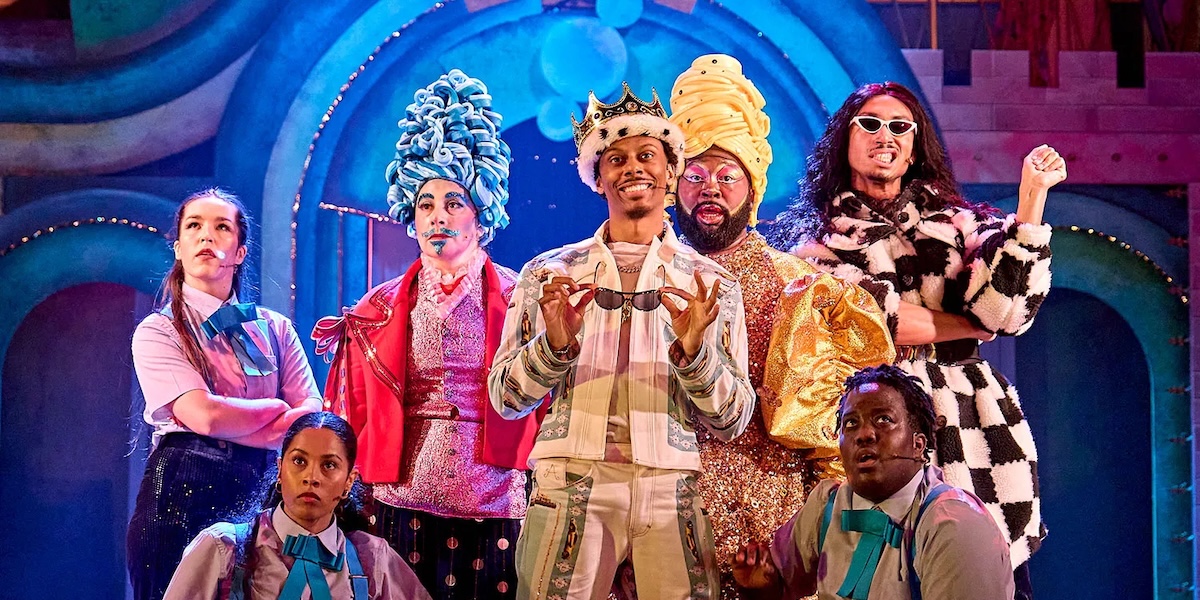 Aladdin Review — Emmanuel Akwafos Pantomime Dame Is An Eye Popping
