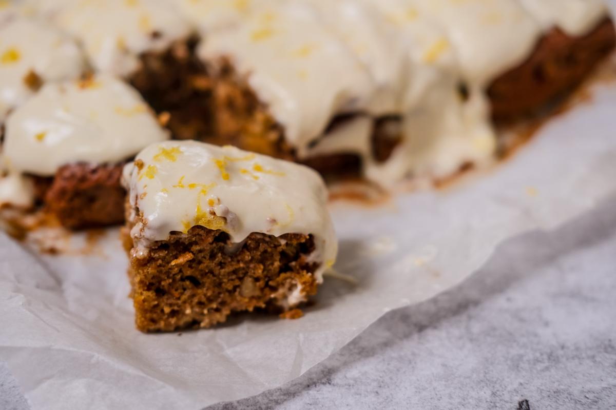 Recept på saftig morotskaka