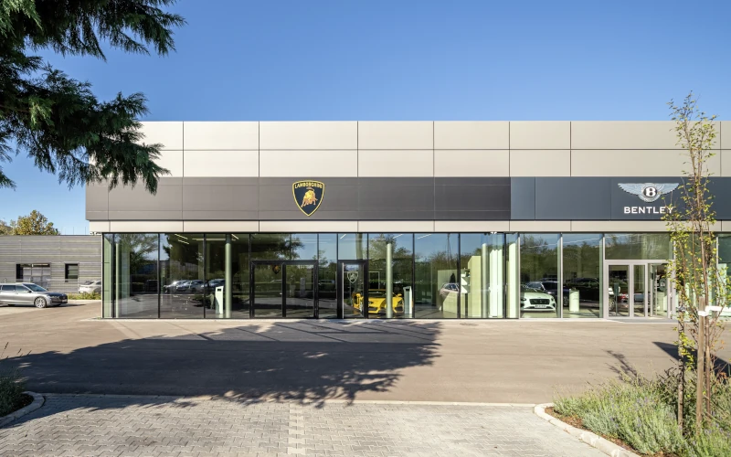 Optimale Belichtung im Lamborghini-Showroom