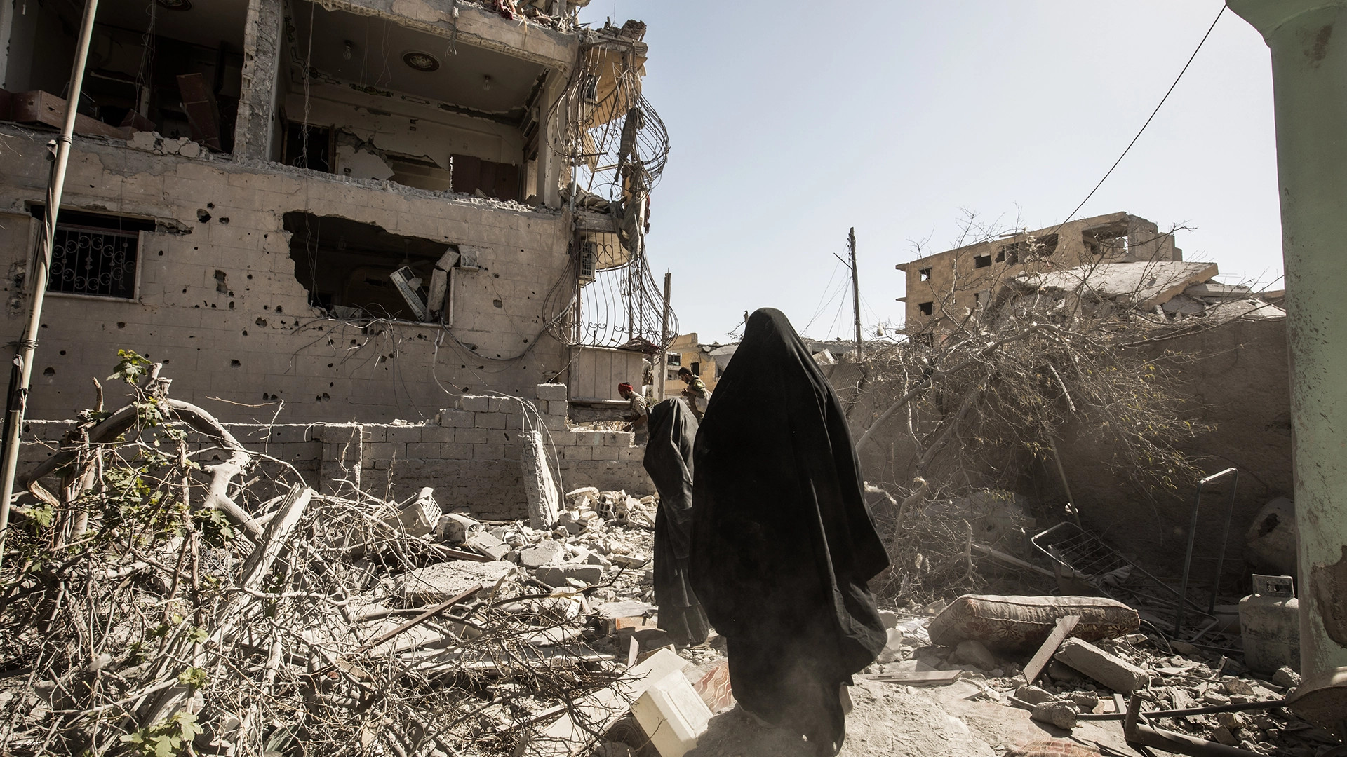 What makes a religious extremist?