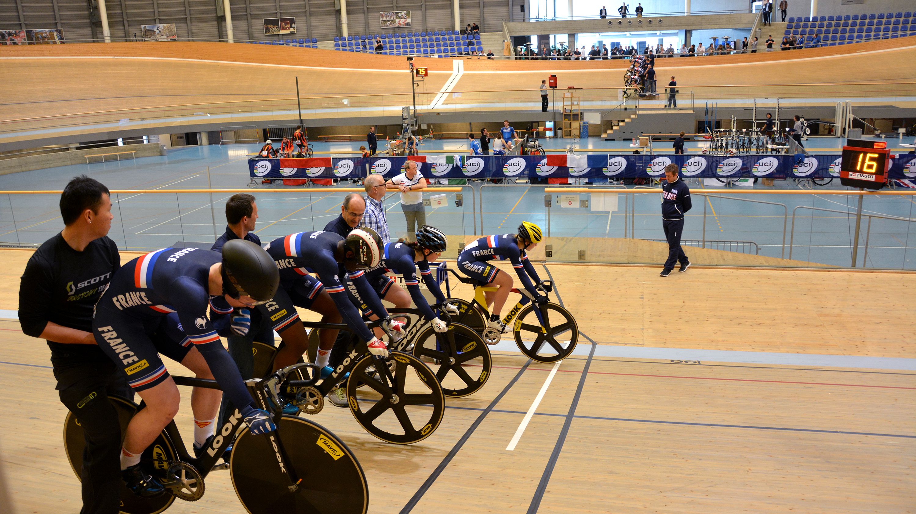 Mixed men and women track event tested at UCI World Cycling Centre | UCI