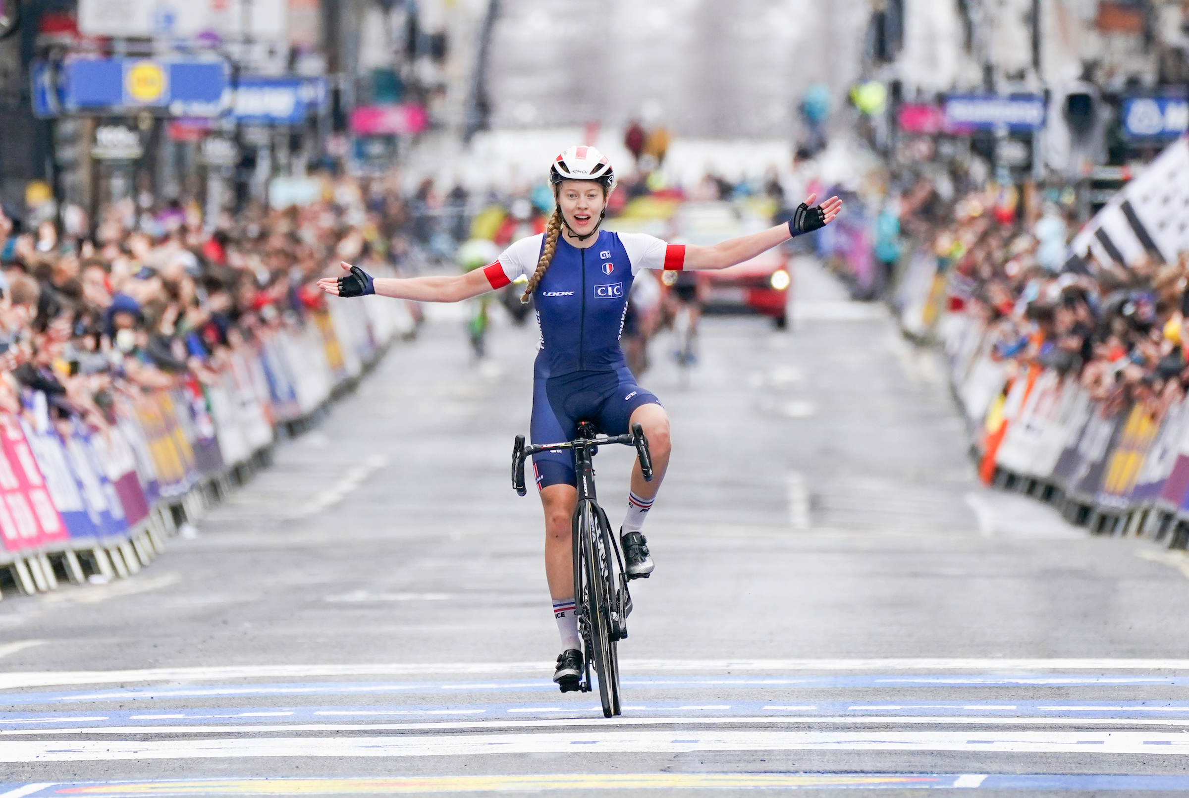 Bego and Philipsen take the first rainbows on the roads of Glasgow | UCI