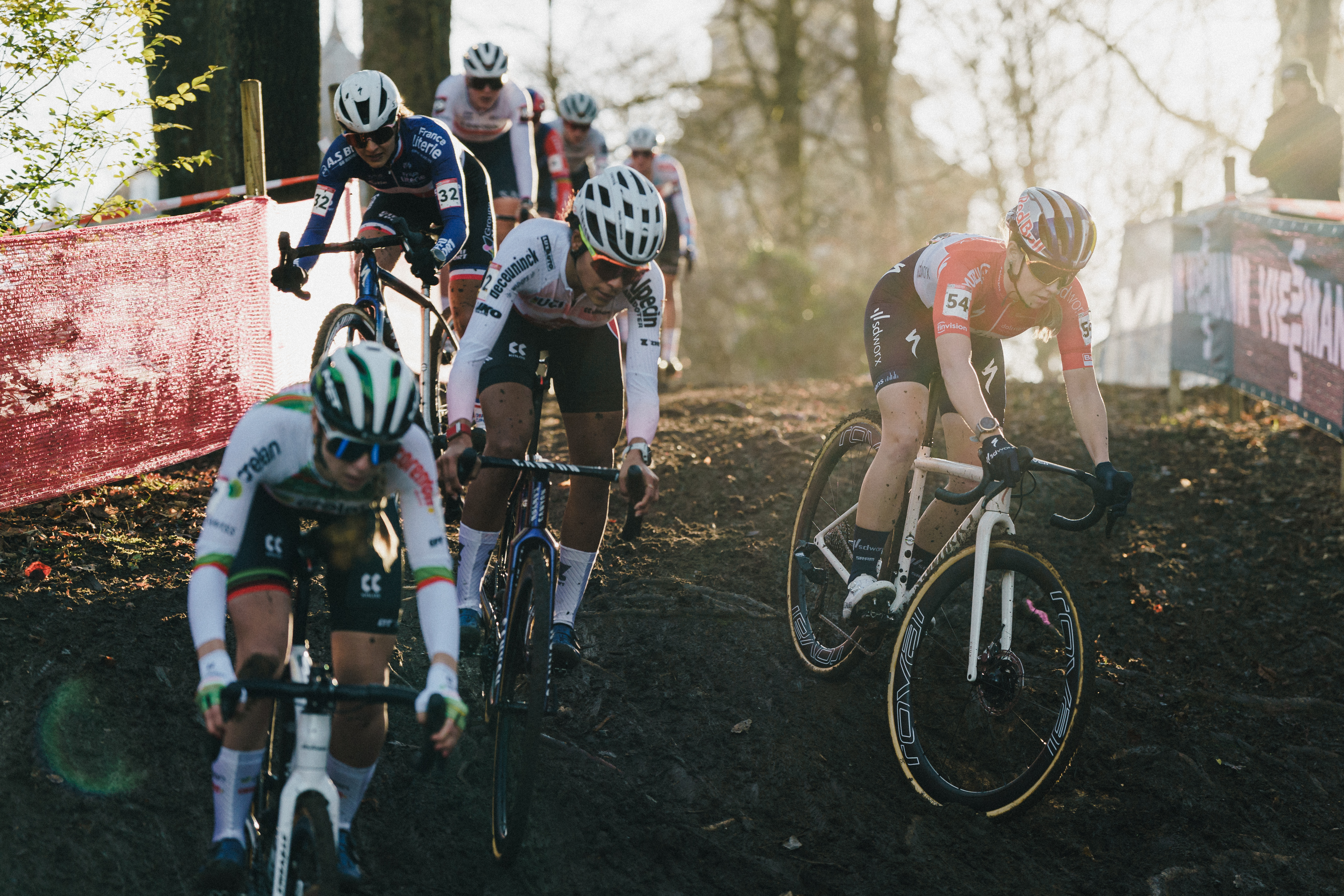 2024-2025 UCI Cyclo-cross World Cup Namur | WOMEN-ELITE0 | UCI