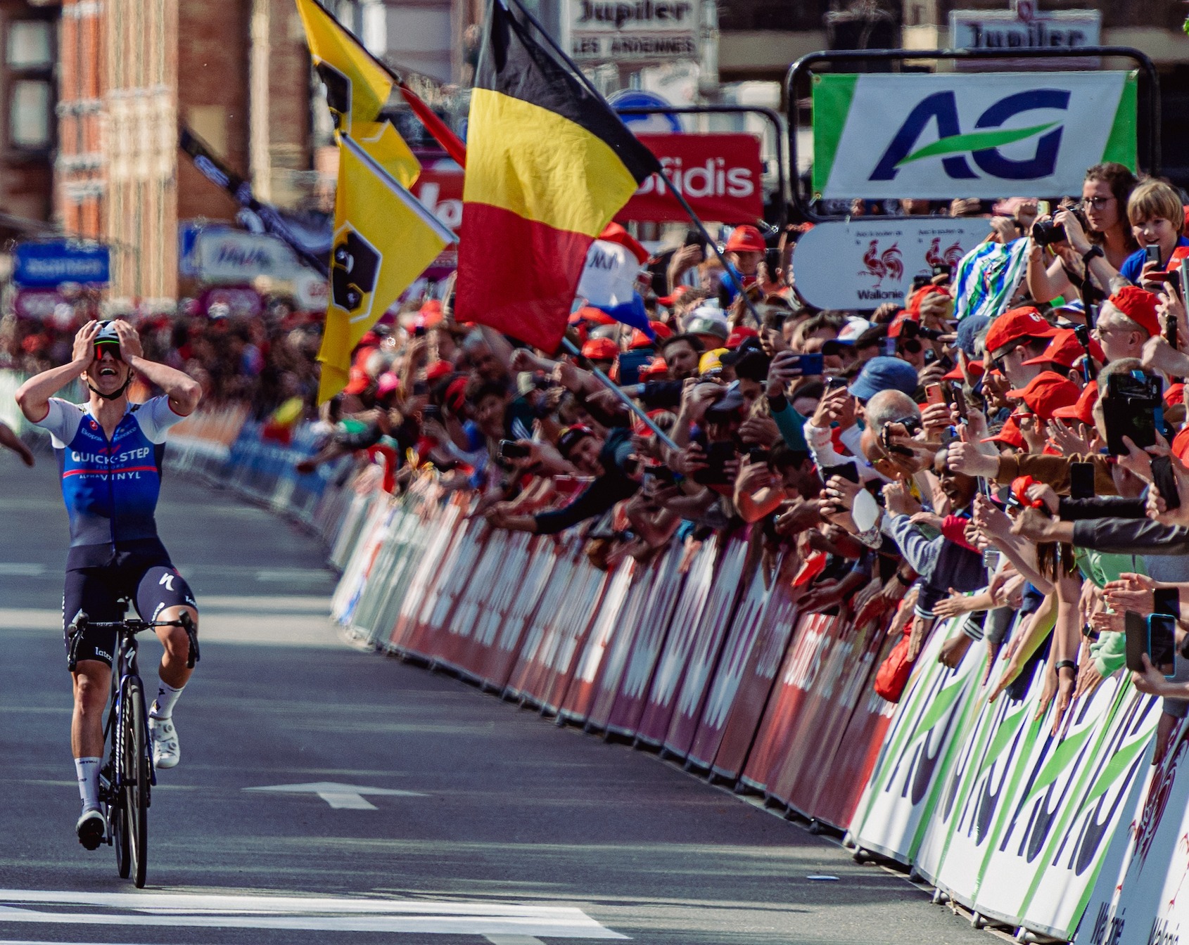 “Phil Gil” can bid farewell as Dylan and Remco shine for Belgium | UCI