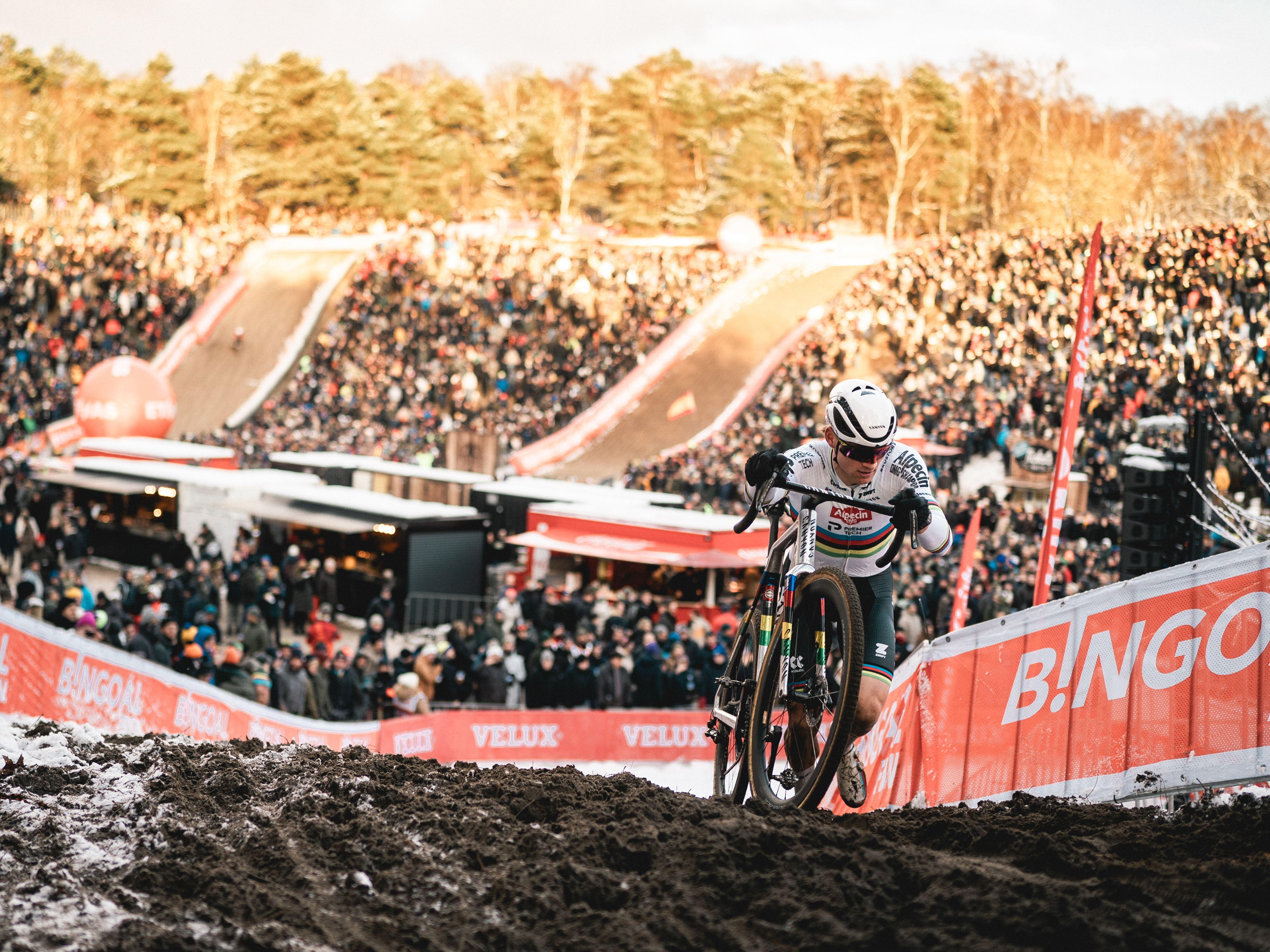 2025-2026 UCI Cyclo-cross World Cup: MVDP lights up the new year | UCI