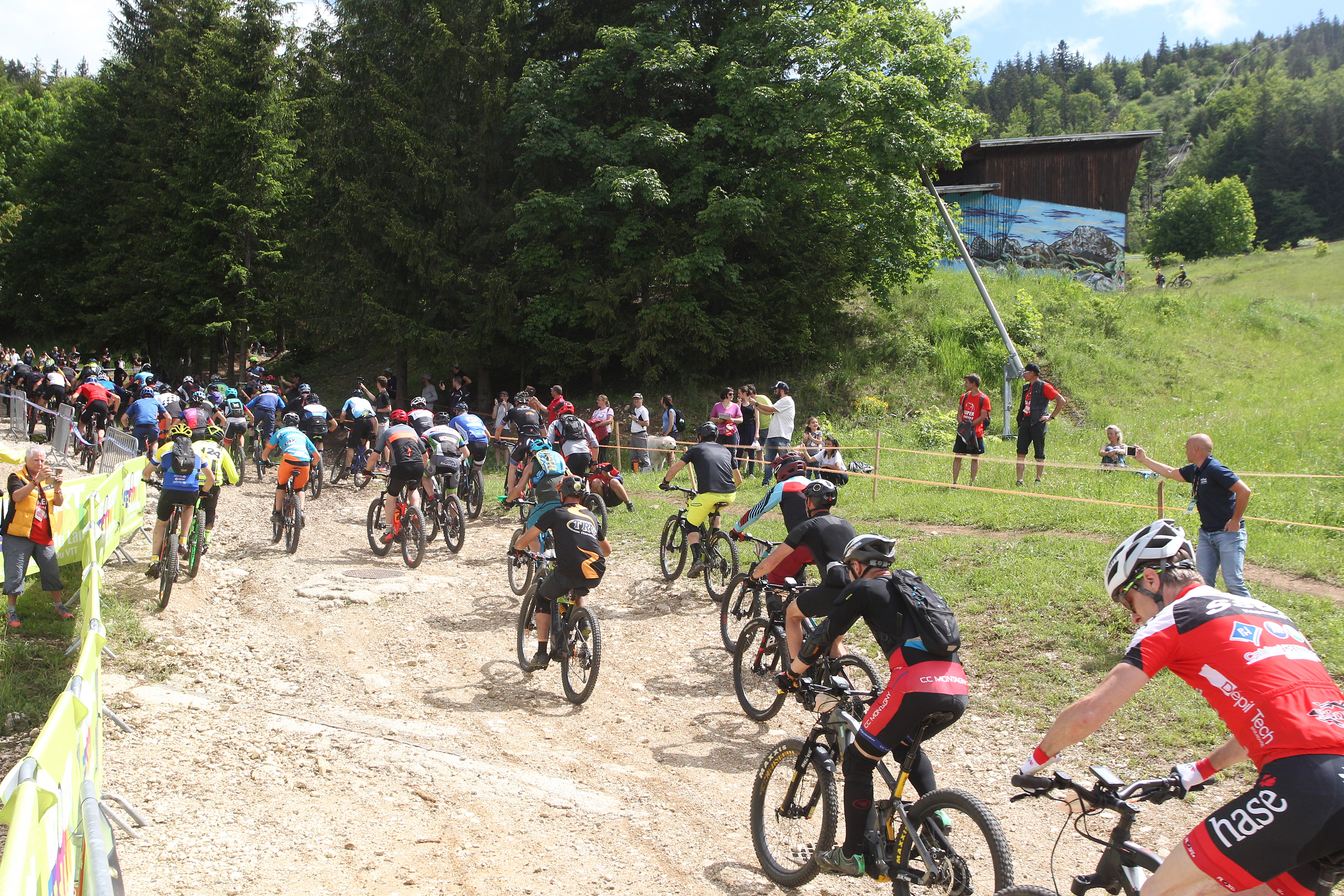 E-MTB: a fast-moving cycling discipline | UCI