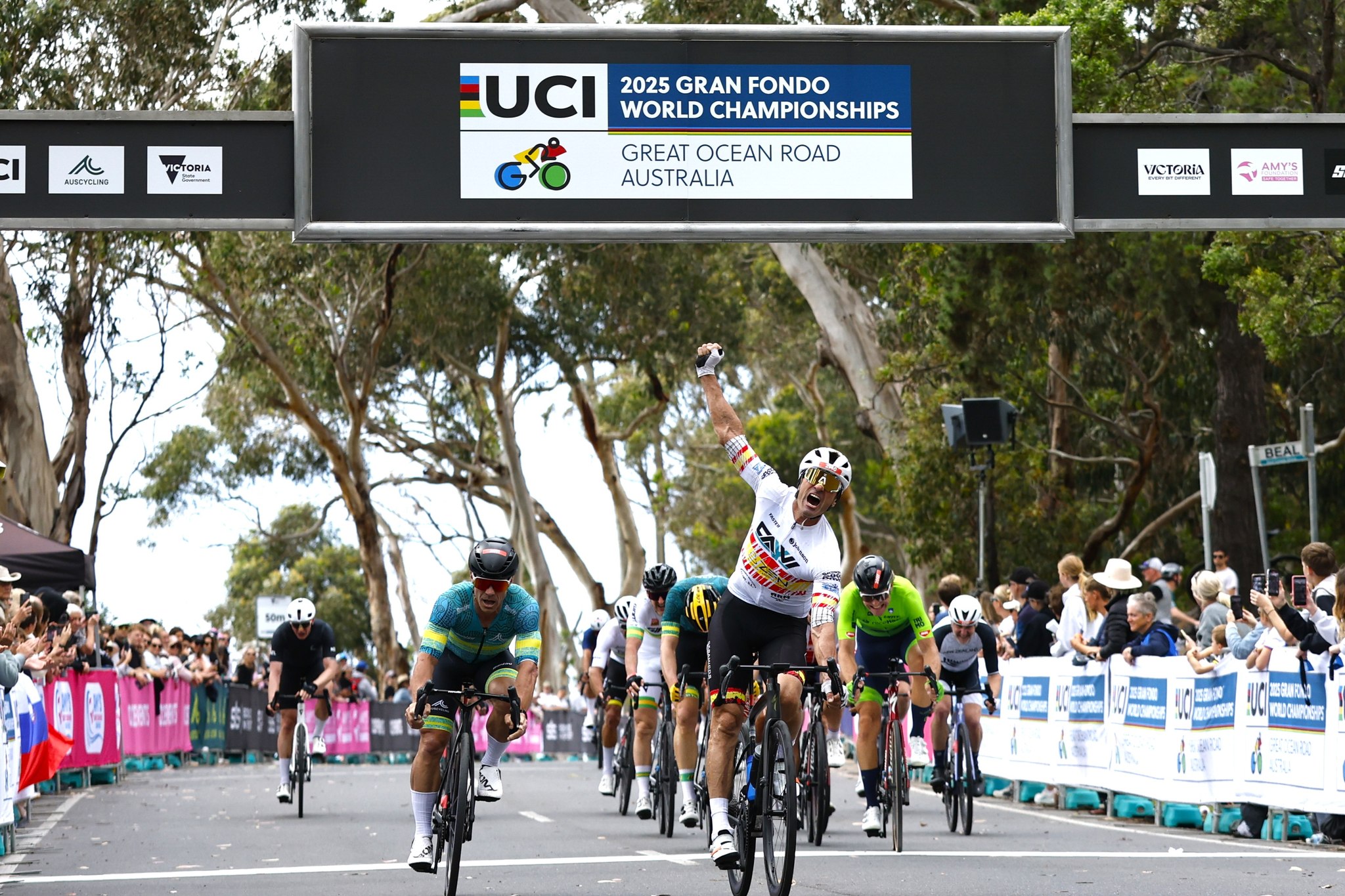 Championnats du Monde Gran Fondo UCI 2025 : les amateurs s’offrent le ...