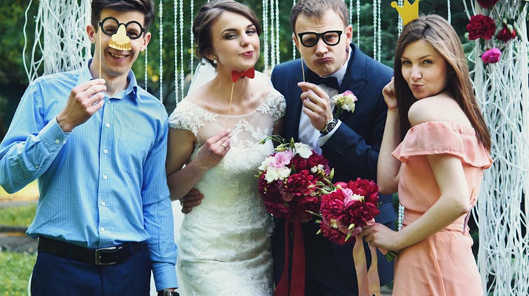 DIY A Complete Guide To Make Your Own Wedding Photo Booth Zola diy-a-complete-guide-to-make-your-own-wedding-photo-booth-zola