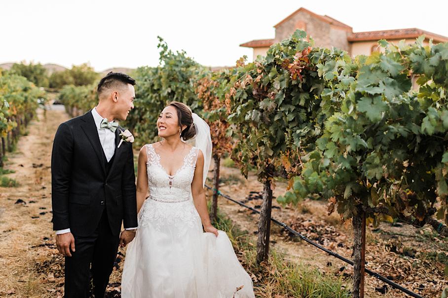 How to Find a Vineyard Wedding Venue Near You - Zola Expert Wedding Advice
