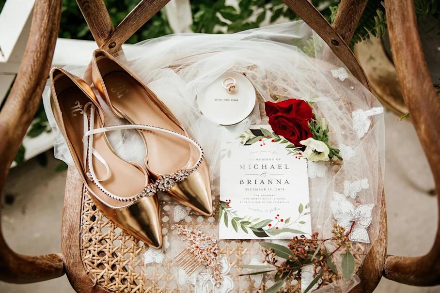 Foil-Stamped vs. Embossed Wedding Invitations: A Comparison Guide ...