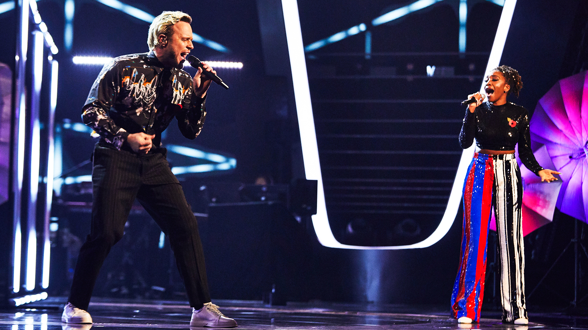 Blessing Chitapa and Olly Murs perform 'Hold Back The River' | The Voice