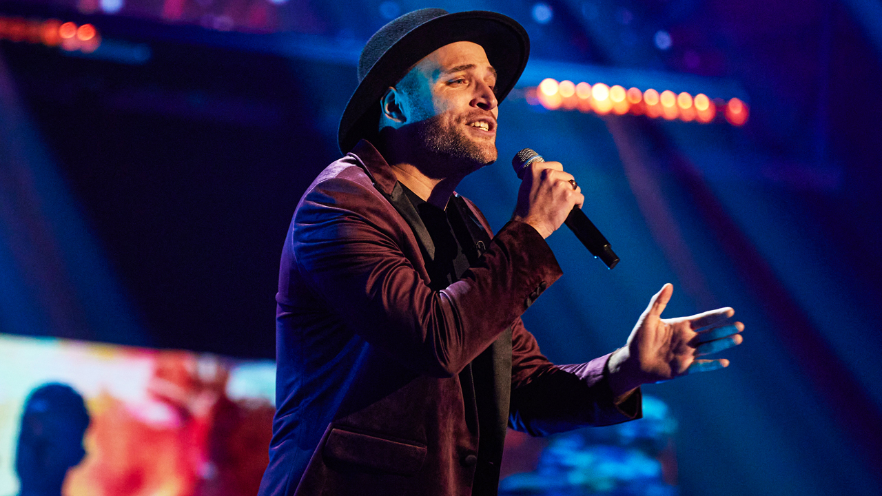 Jérémy Levif performs 'Always Be My Baby' | The Voice