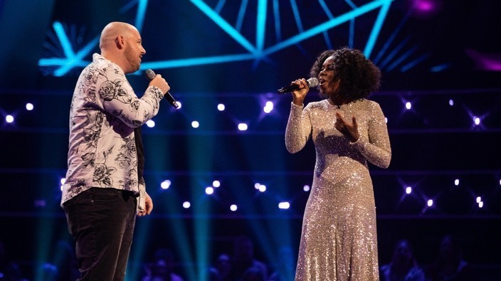Lois Moodie VS Sean Connolly - 'Ordinary People' | The Voice