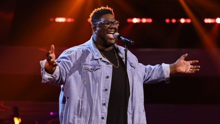 Roger Samuels performs 'Footprints In The Sand' | The Voice