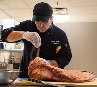 House of Que at American Dream in NJ - BBQ Brisket & Pork and Sports Bar