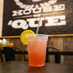 House of Que at American Dream in NJ - BBQ Brisket & Pork and Sports Bar