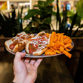 House of Que at American Dream in NJ - BBQ Brisket & Pork and Sports Bar