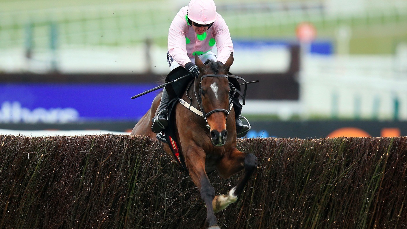 Douvan romps home at Leopardstown to record 13th win in a row | Racing