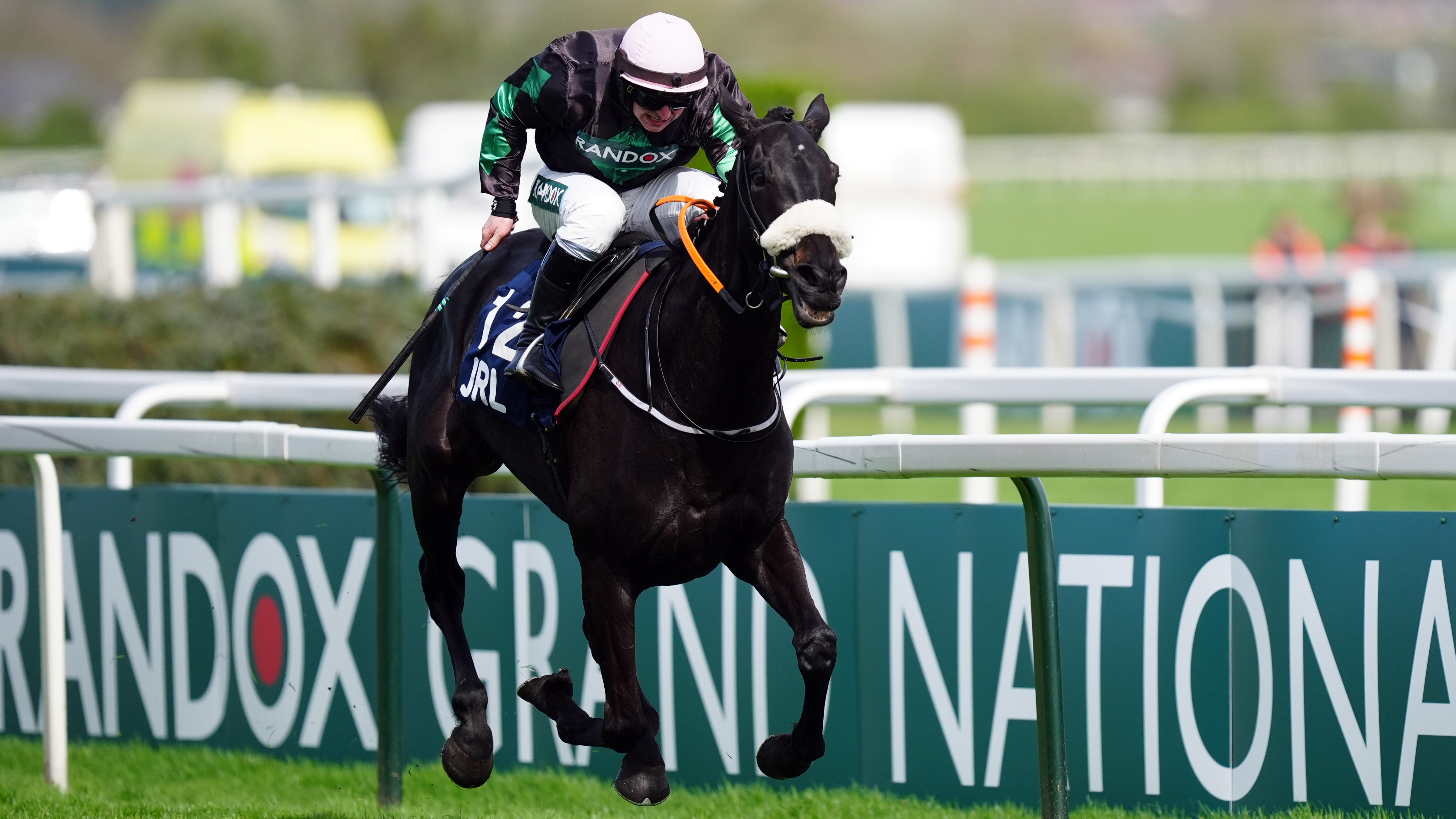 Murphy rates Strong Leader ‘worthy favourite’ for Long Walk win | Racing