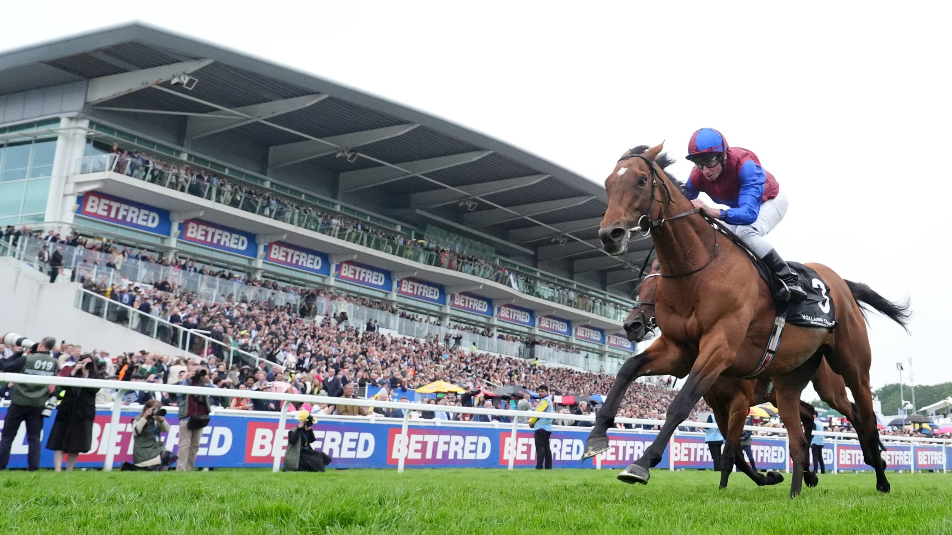 Moore shines as Luxembourg makes all in Coronation Cup | Racing