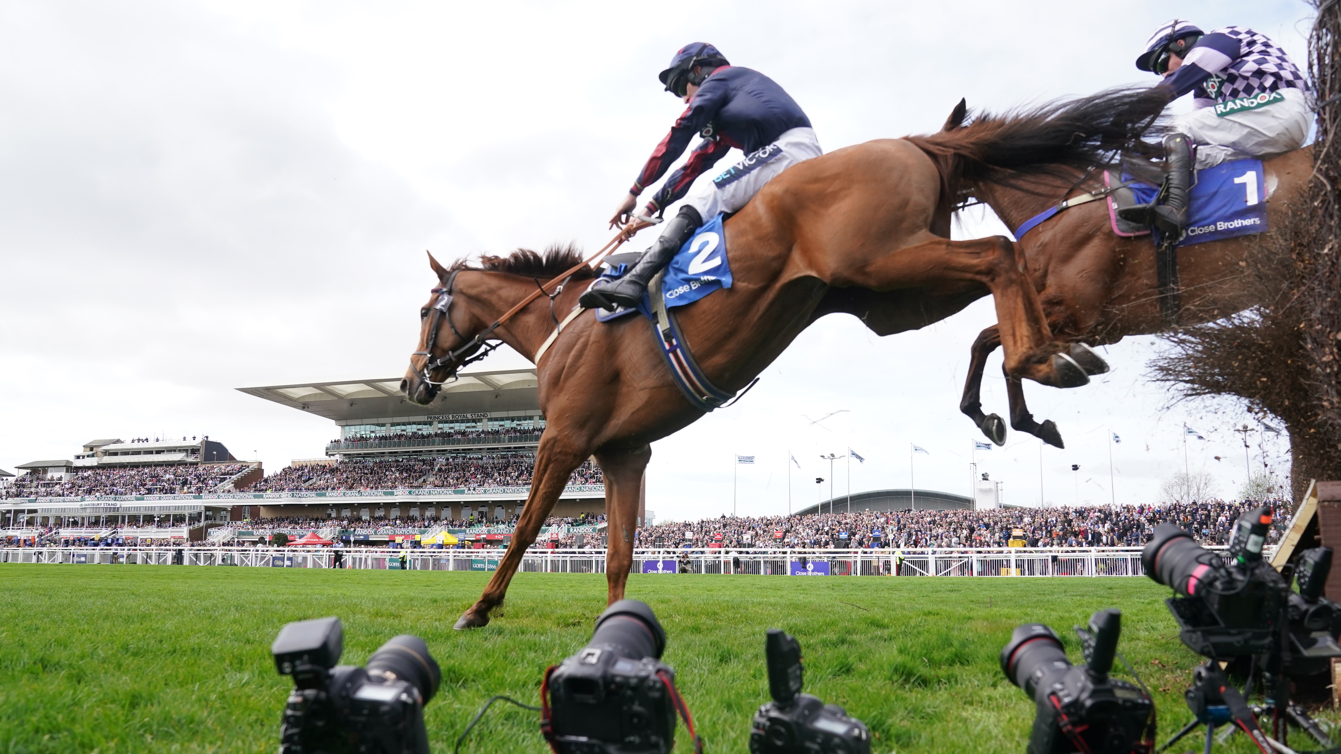 Colonel Harry aiming to continue fairytale return at the weekend | Racing