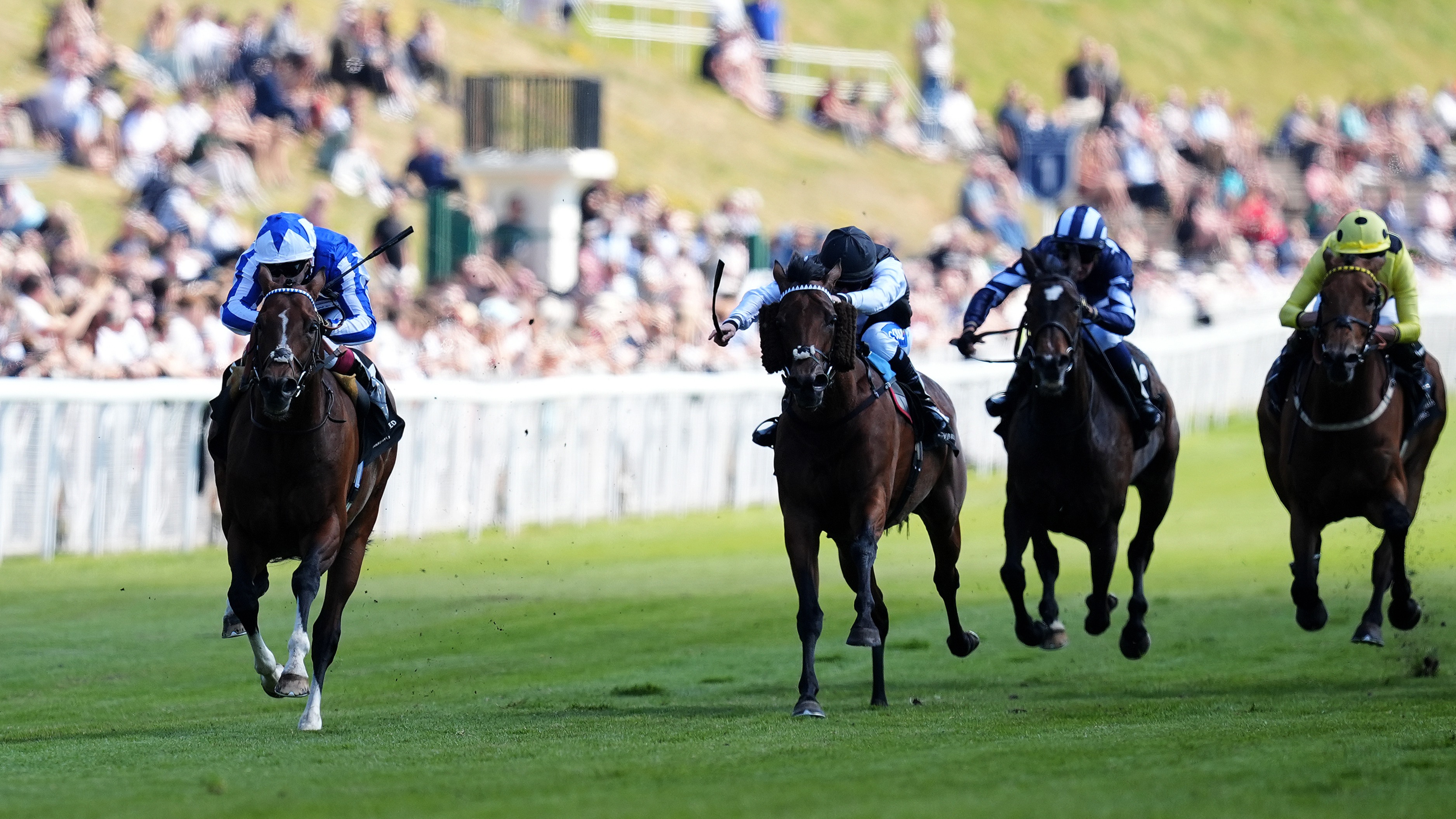 The Foxes swoops for Huxley glory | Racing