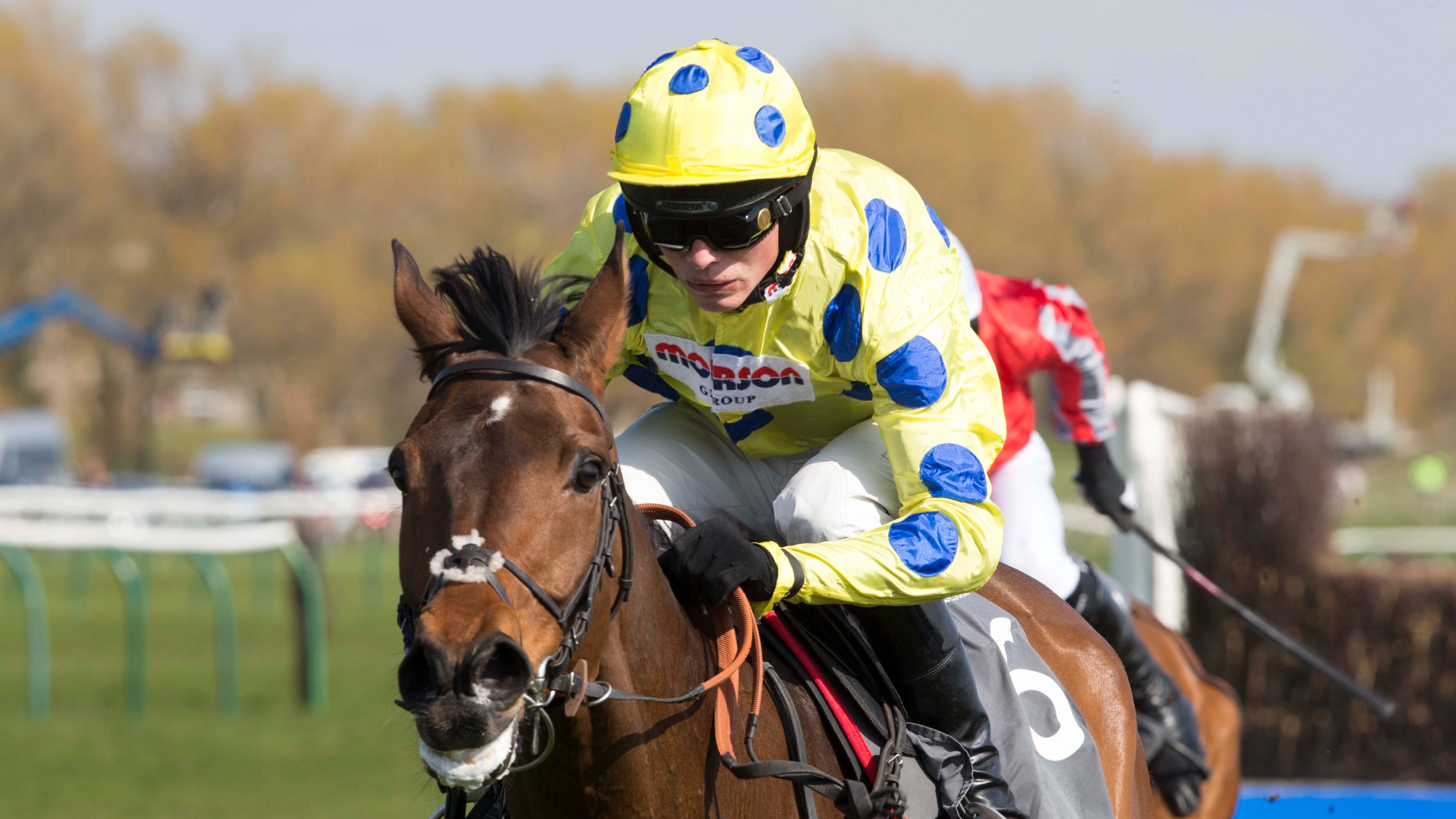 Secret Investor holds off Clan Des Obeaux to win the Betfair Denman ...