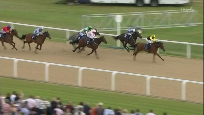 Smart Call wins the Stobart Energy Hoppings Fillies' Stakes | Racing