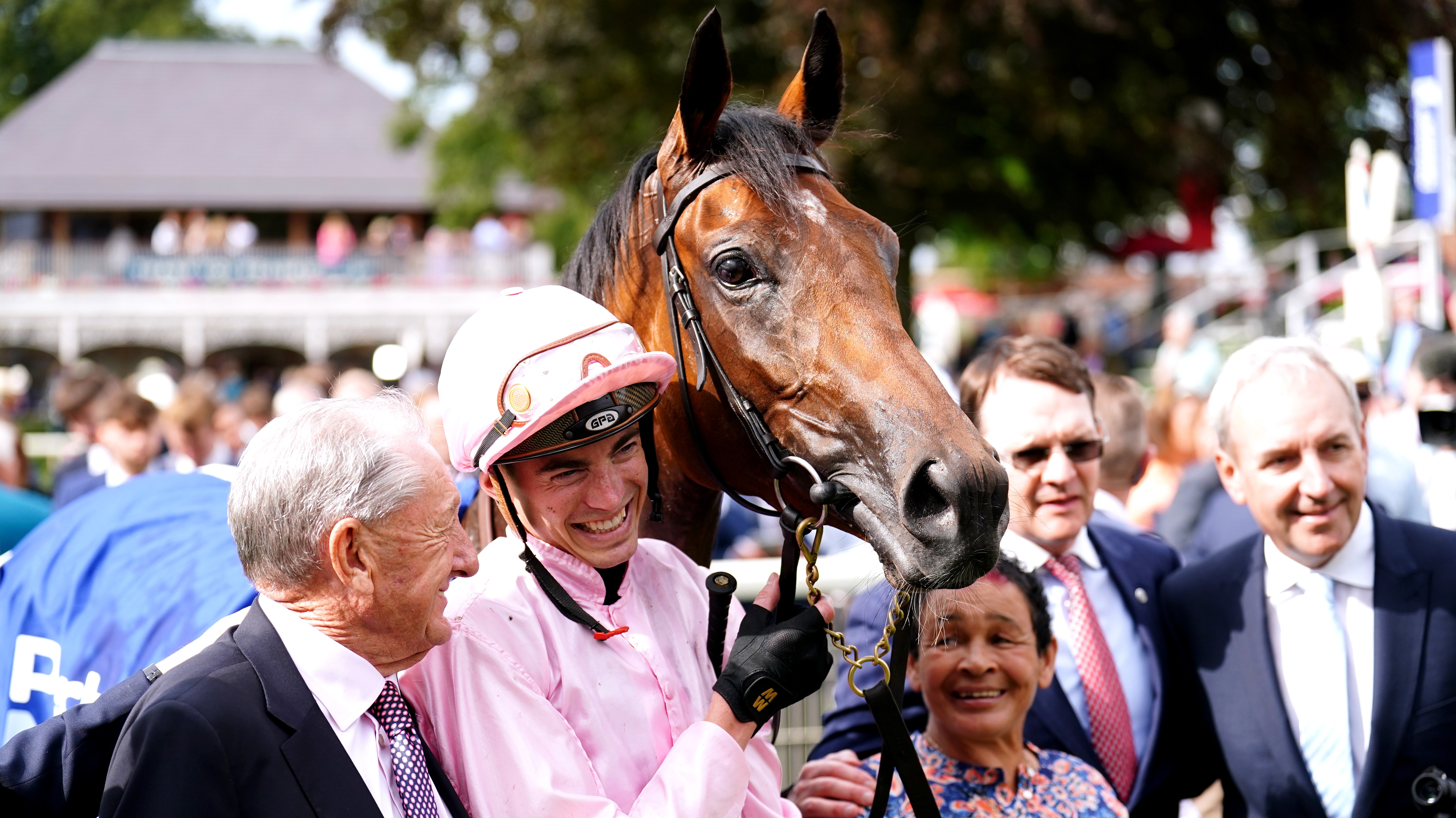 A Knavesmire epic, as Warm Heart takes Yorkshire Oaks glory. | Racing