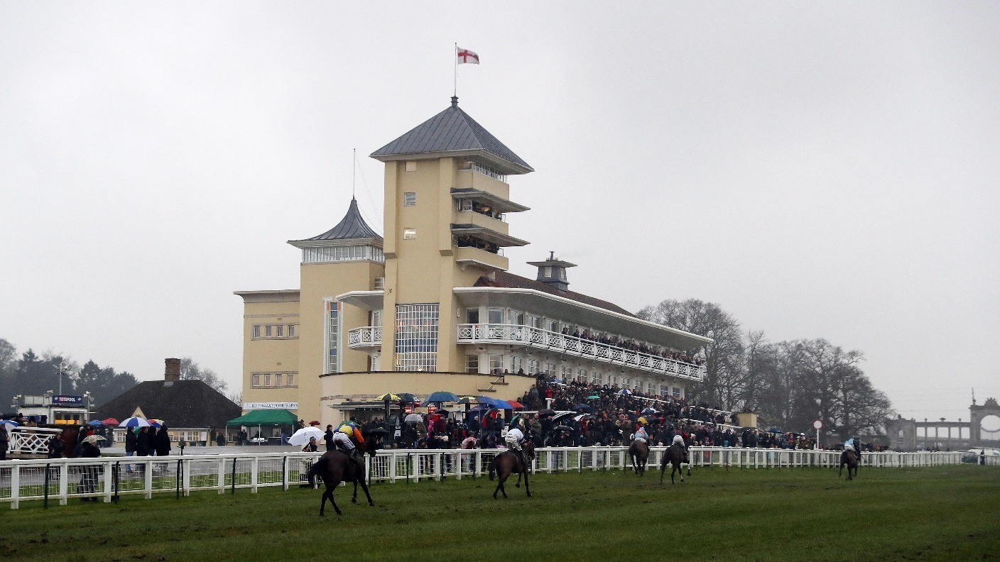 Towcester Racecourse entering administration | Racing