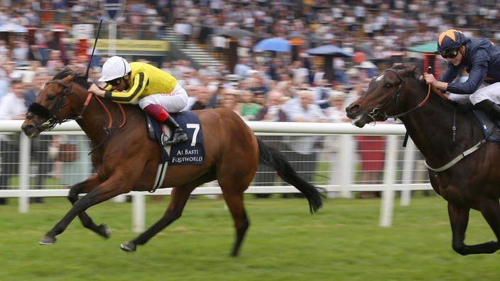 James Garfield holds off Expert Eye to win the Greatwood Greenham ...