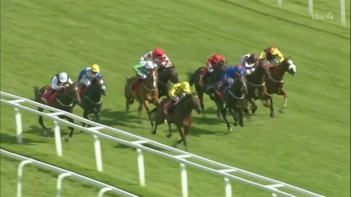 Squats and Georgia Cox strike to land Newbury's big Saturday handicap ...