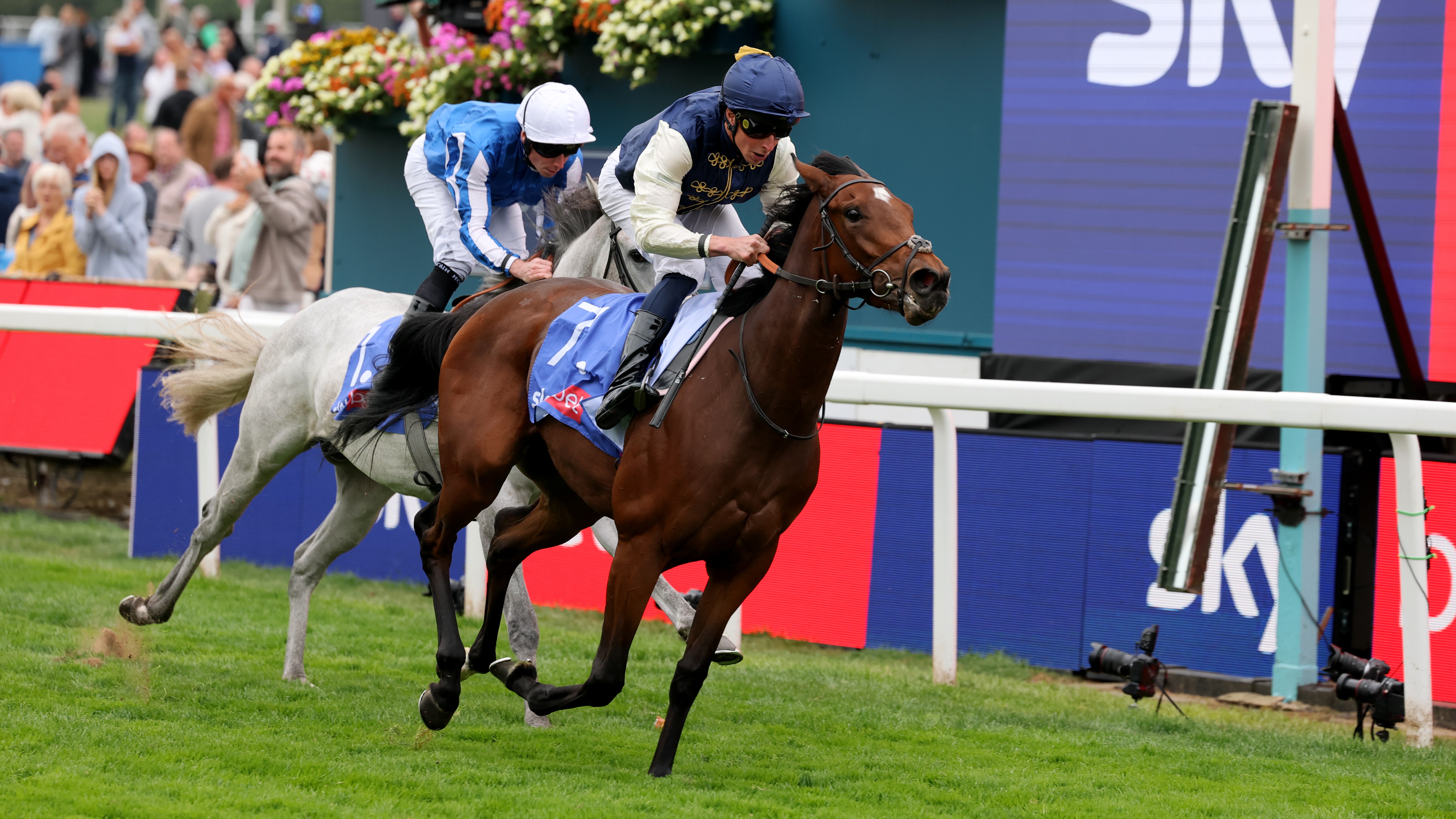 Royal Fixation wins the Sky Bet Lowther Stakes | Racing